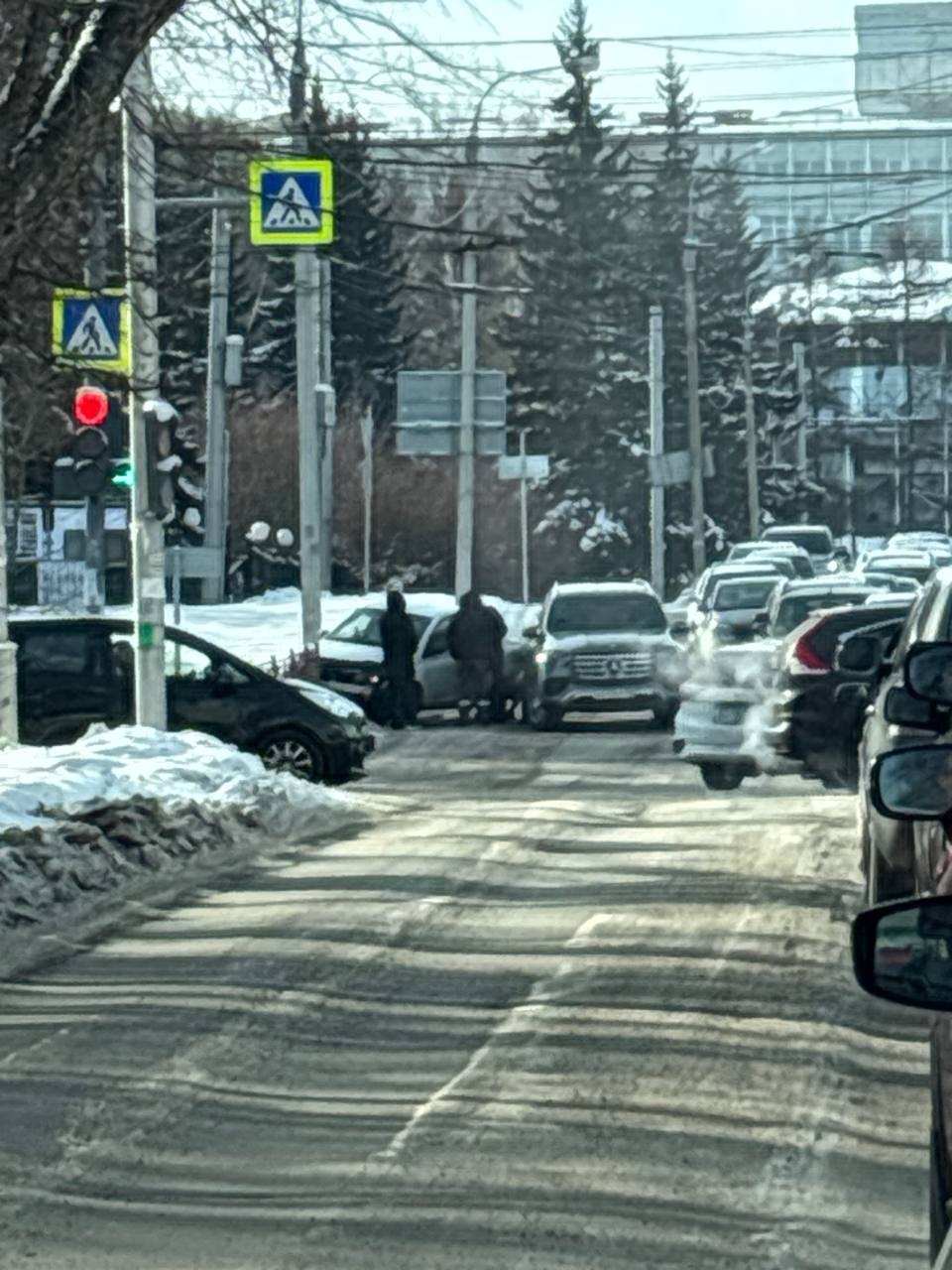 Две иномарки столкнулись на Улан-Баторской в Иркутске - IrkutskMedia.ru